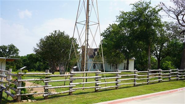 Locations Hub - The Man House Museum